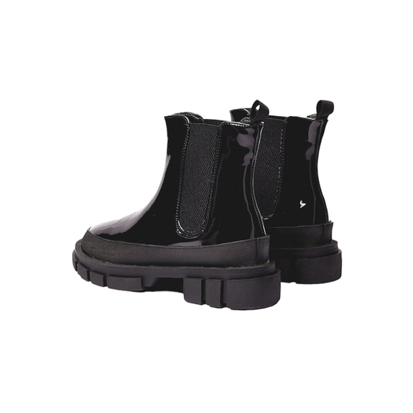 Truffle Collection | Shoes | Nwot Truffle Collection Shiny Patent Lug ...